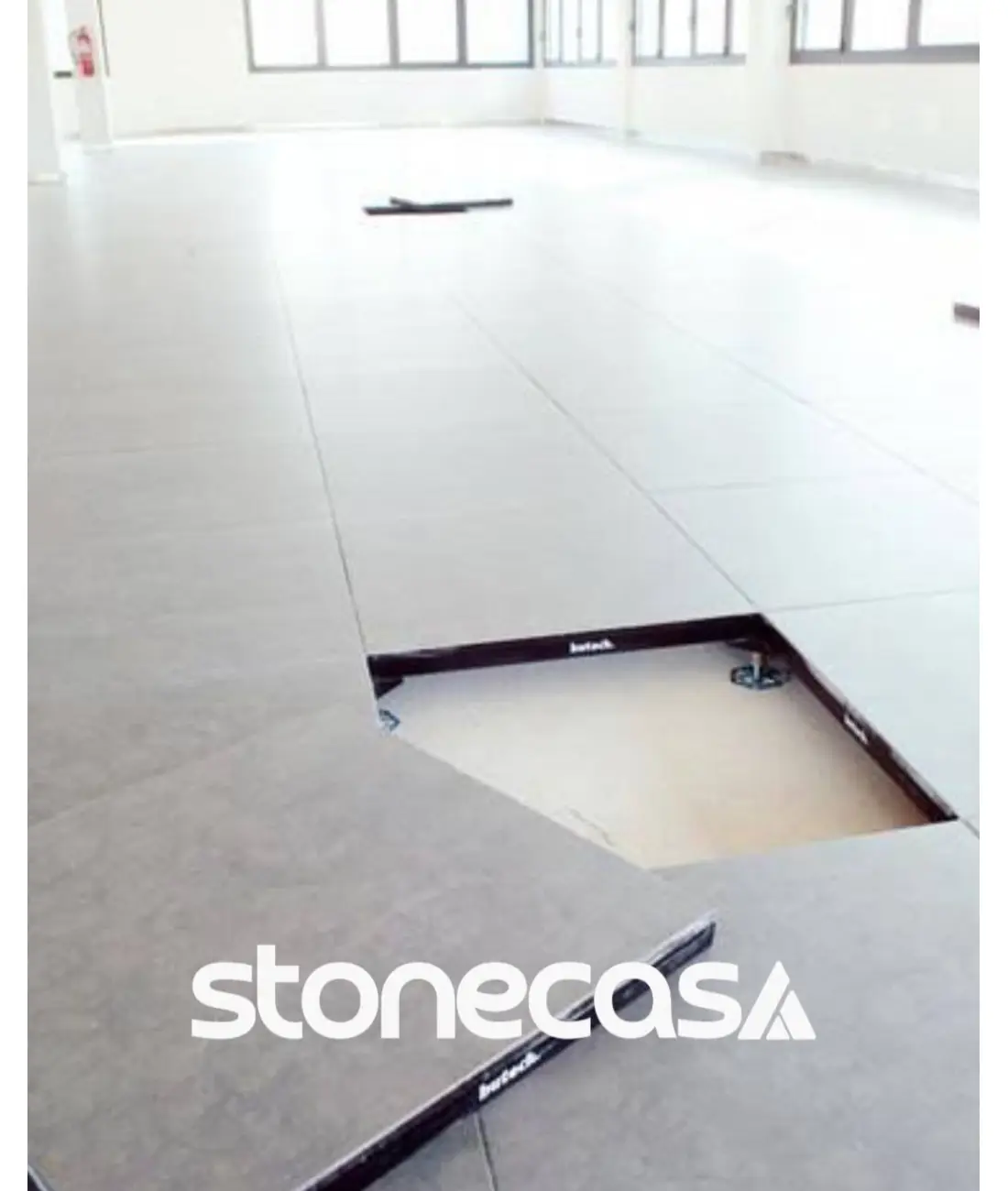 Piso Elevado de Ardósia e Pedestais — Blog | Stone Casa®